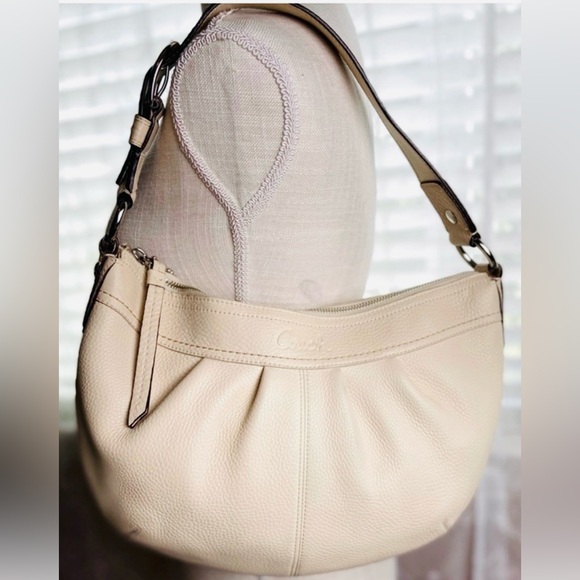 Coach | Bags | Coach Large Hobo Bag Creamy Pebbled ...